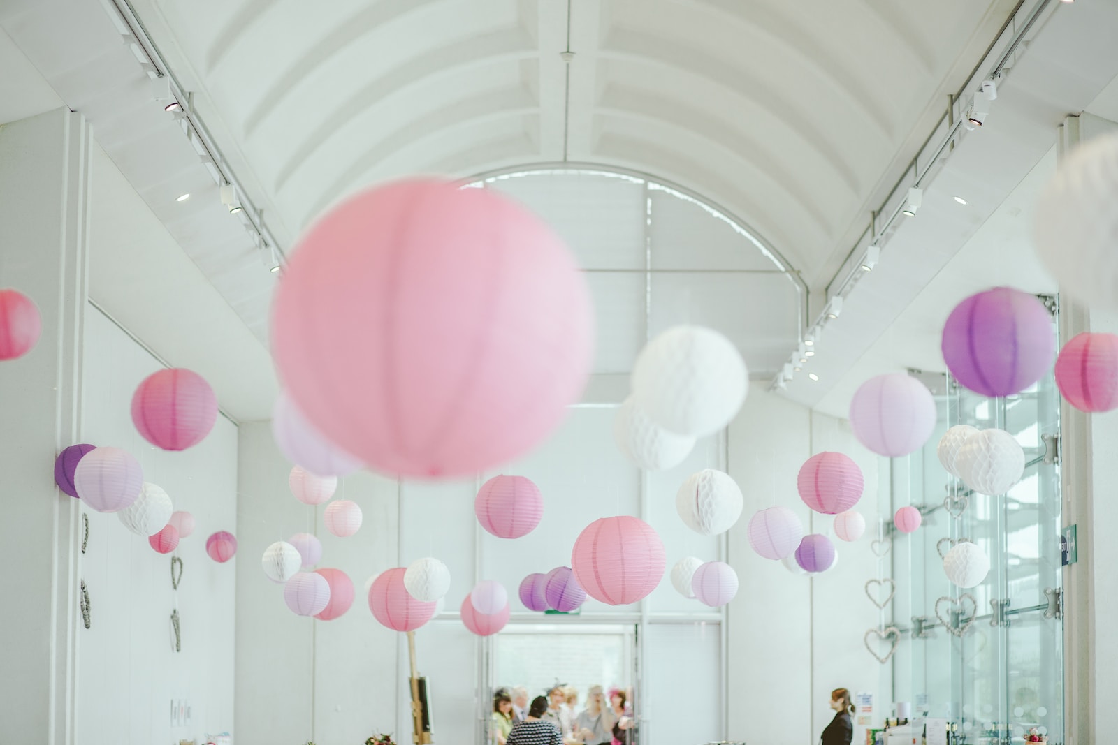 Birthday Decoration Items: Your Ultimate List with Pictures - Decoravity